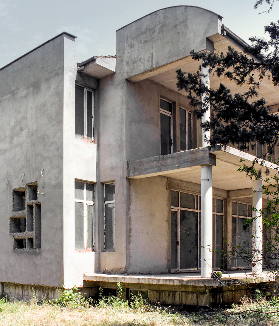 TOWN HOUSE
